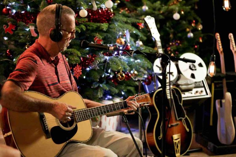 Natale a ritmo di blues grazie ad un album d'eccezione di Eric Clapton