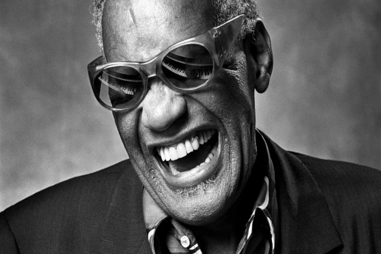 Ray Charles: l'uomo che passando dal jazz al blues ha inventato il soul