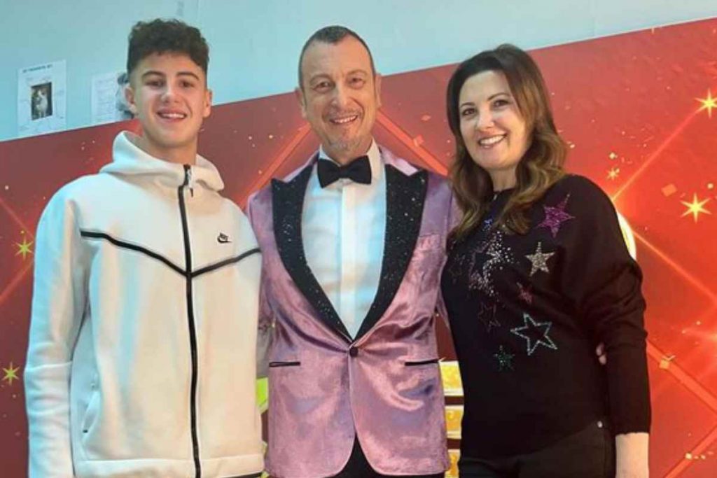 Amadeus, conoscete la fidanzata del figlio vista tra il pubblico di ...